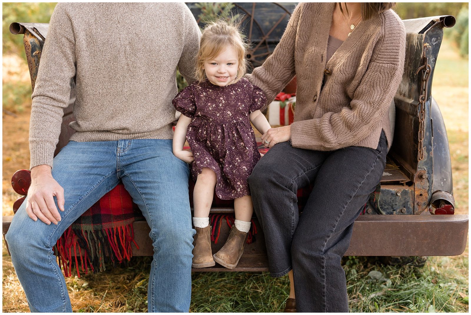 Tree Farm Mini Sessions Recap | Family Photography Team