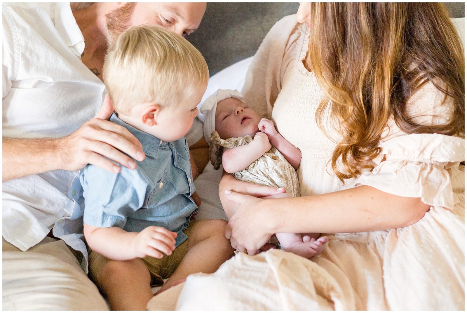 Lifestyle Newborn Session | Dallas, TX | Family Photography Team