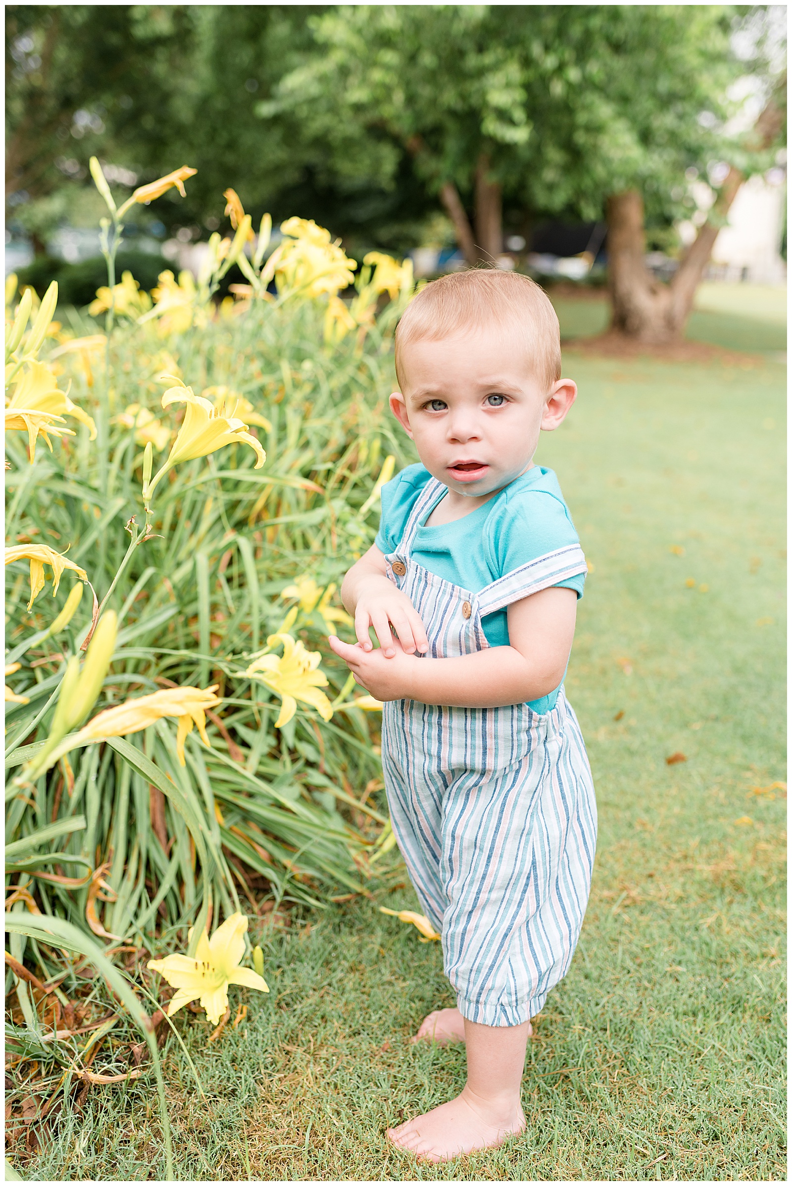 Chattanooga family photographer captures family at Coolidge Park
